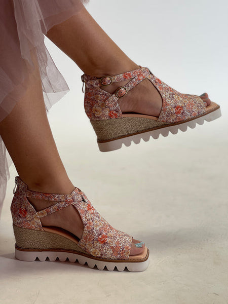 Minx Square Binx Wedge Autumn Petite Flowers – shopcardinoshoes.com